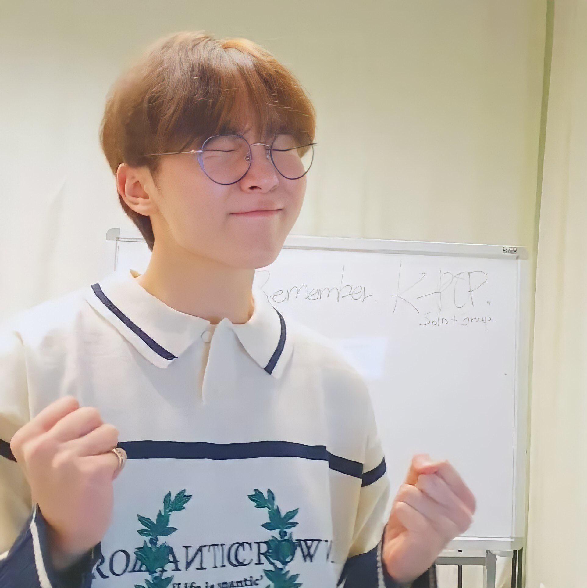 Professor Boo beign a cute fanboy - PTKOREA