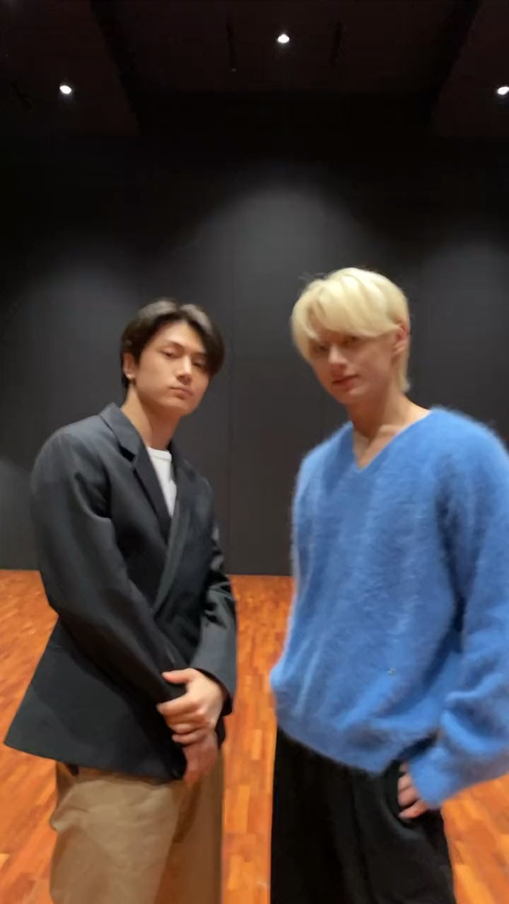 220930 Seventeen Tiktok: Jay with Seventeen’s Jun (Limbo Dance Challenge) - PTKOREA