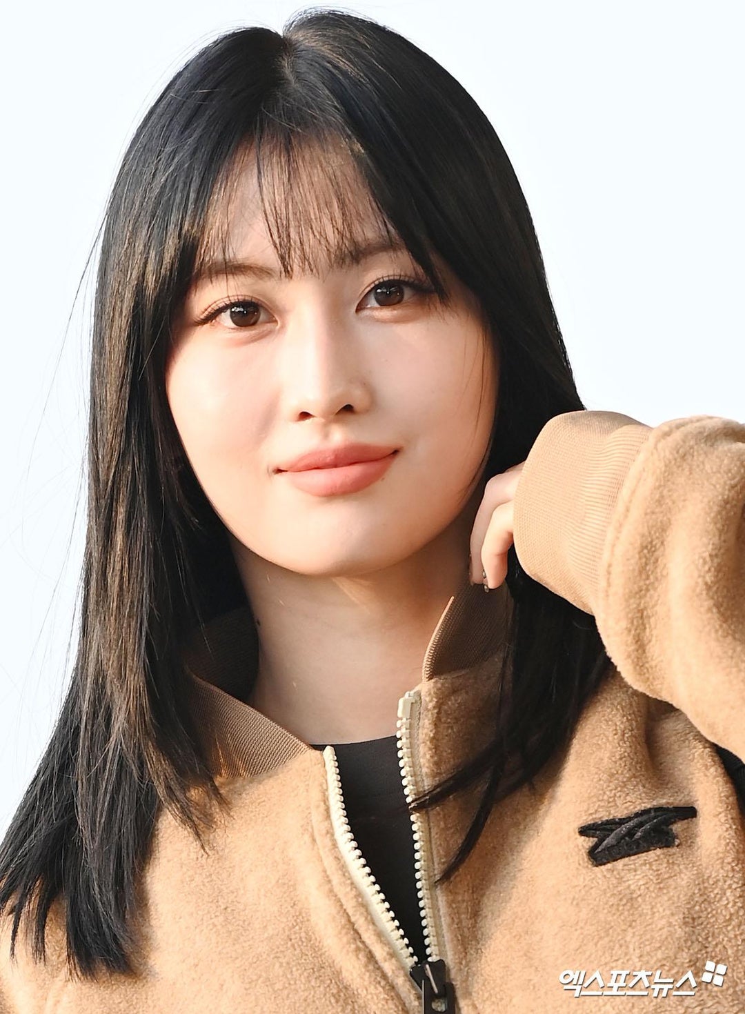 221027 xportsnews site updates - Momo headed to Japan for 'Onitsuka ...