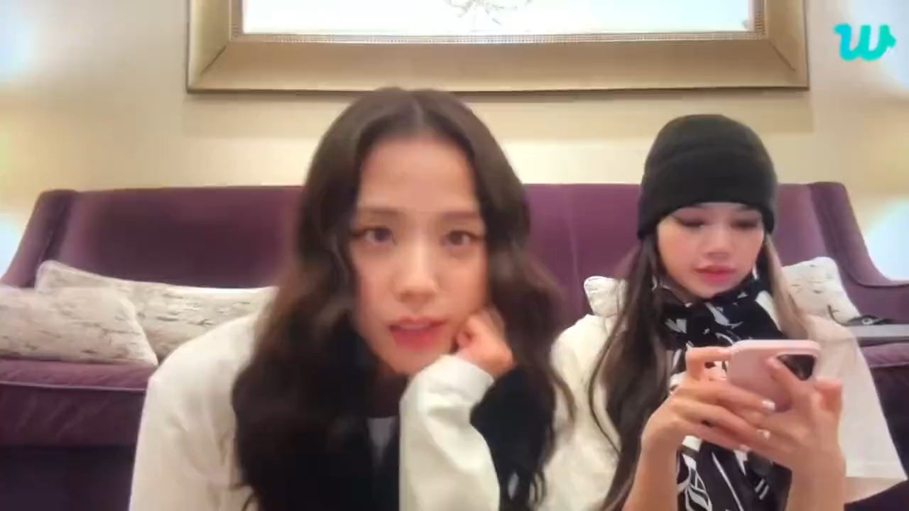 221110 Jisoo & Lisa - ‘Hard to Love’ on Weverse Live - PTKOREA