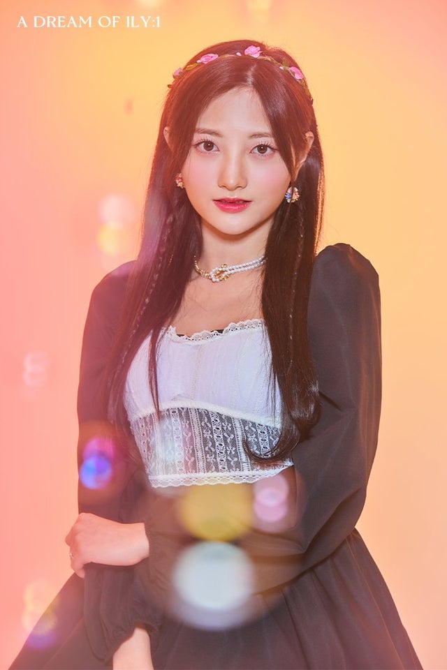 ILY:1 - 1st Mini Album 'A Dream of ILY:1' (Concept Photo - Rona + Nayu ...