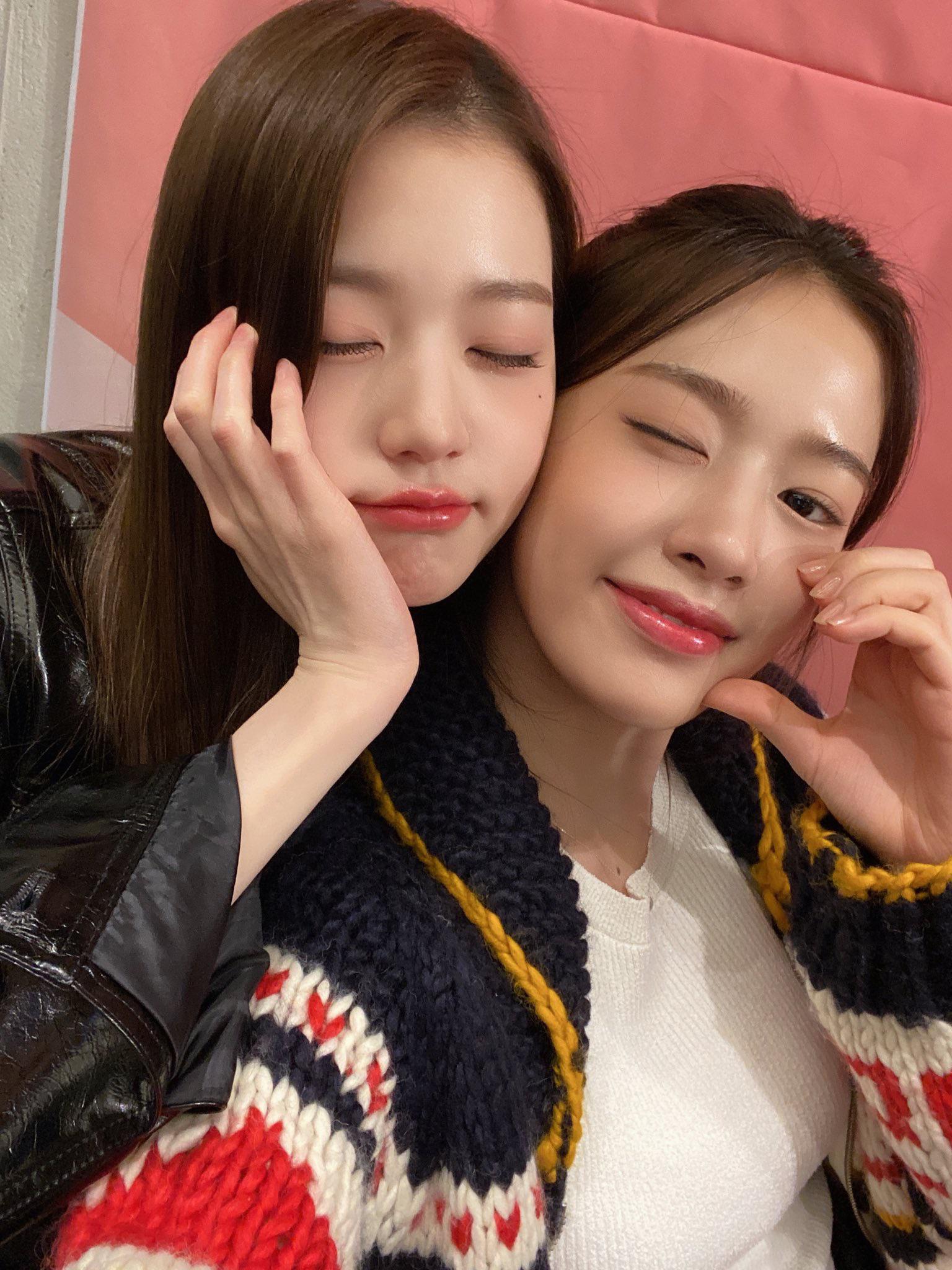 230115 IVE Twitter Update with Yujin - Annyeongz Selca - PTKOREA