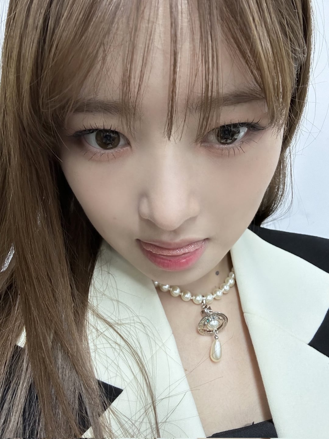 230203 IVE Twitter Update with Rei - Happy Rei Day from Yujin - PTKOREA