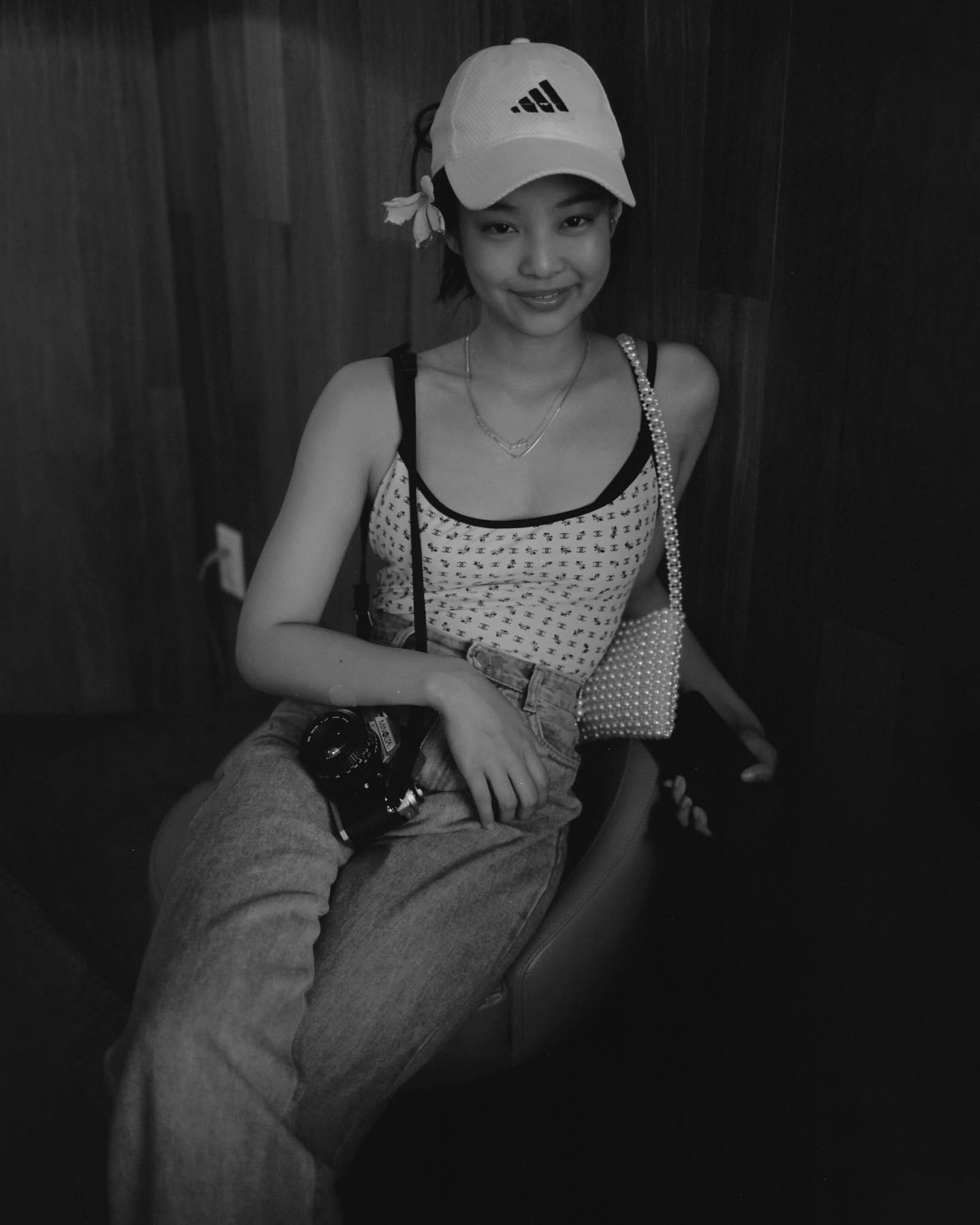 230217 490tx IG Update w/ Jennie - PTKOREA