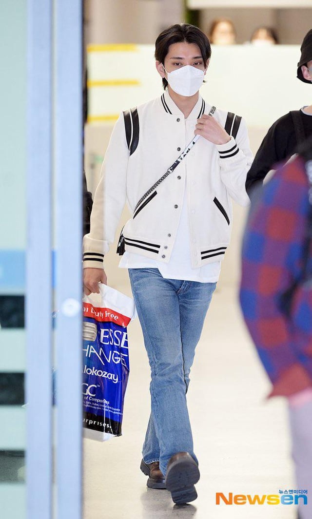 230228 Hoshi and Joshua Arrival at the ICN Airport from Dubai - PTKOREA