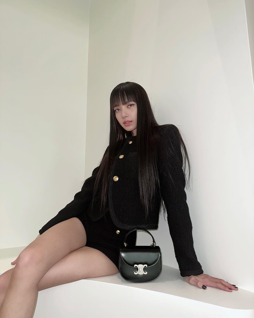 230228 Lisa IG Update - PTKOREA