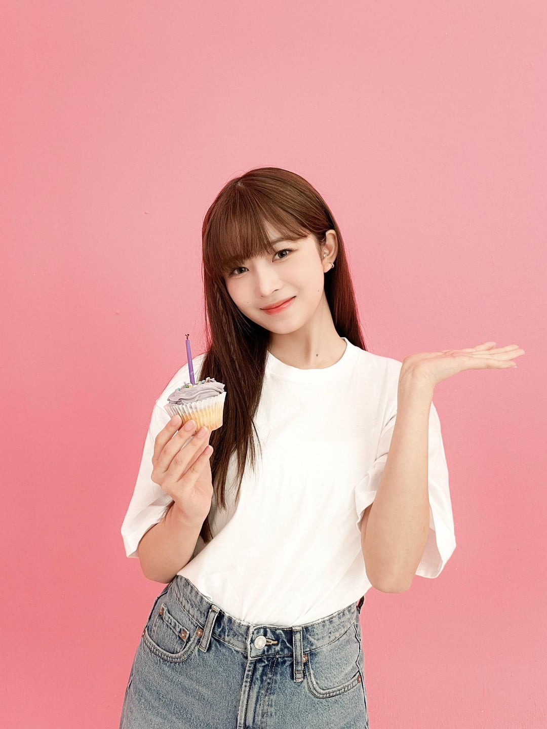 230203 IVE Official Twitter Update with Rei - Happy Rei Day (YouTube ...