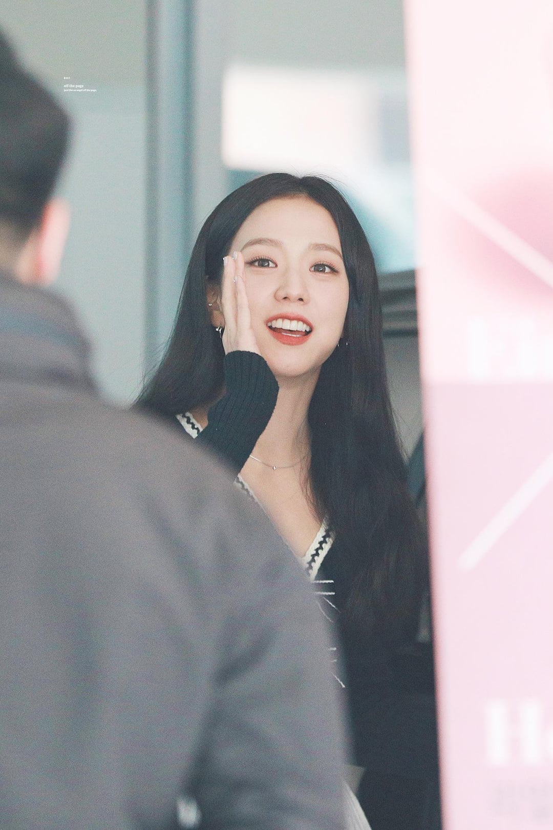 230331 Jisoo today after meeting fans @ Jisoo’s Flower House in Seoul ...