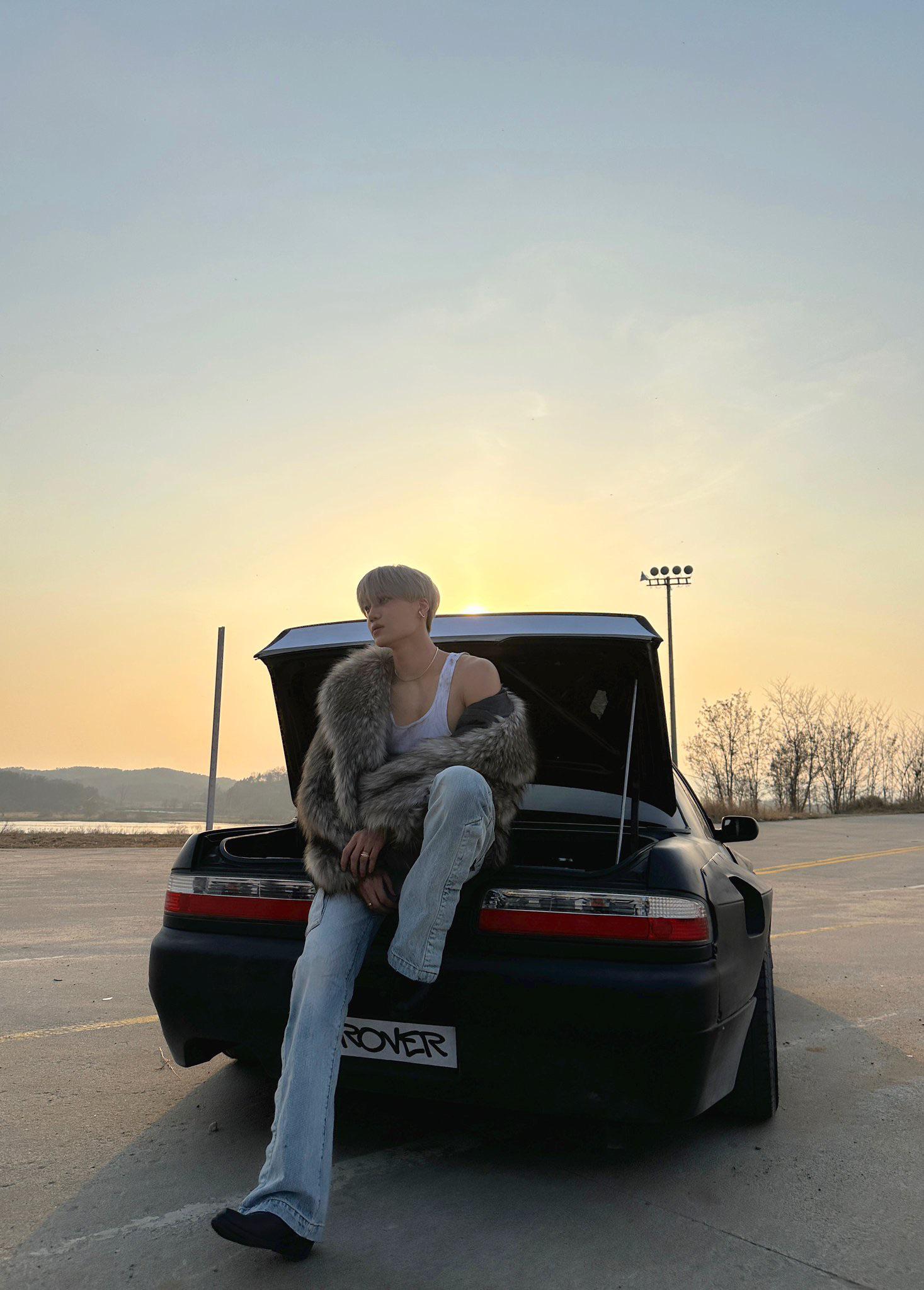 230320 EXO Twitter Update with Kai - PTKOREA