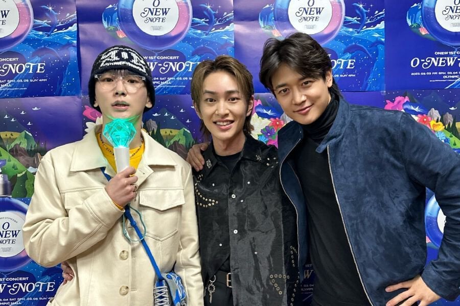 SHINee Members Gather To Show Love For Onew At His 1st Solo Concert ...