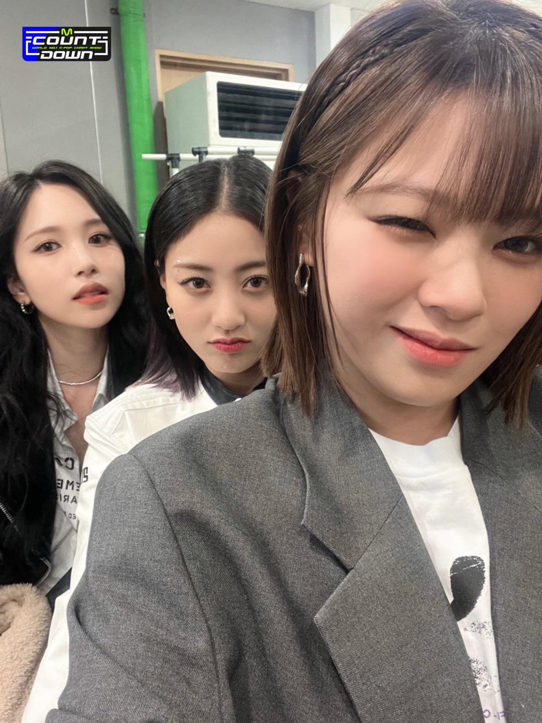 230316 MnetMcountdown Twitter Updates - TWICE selcas at Mnet M ...