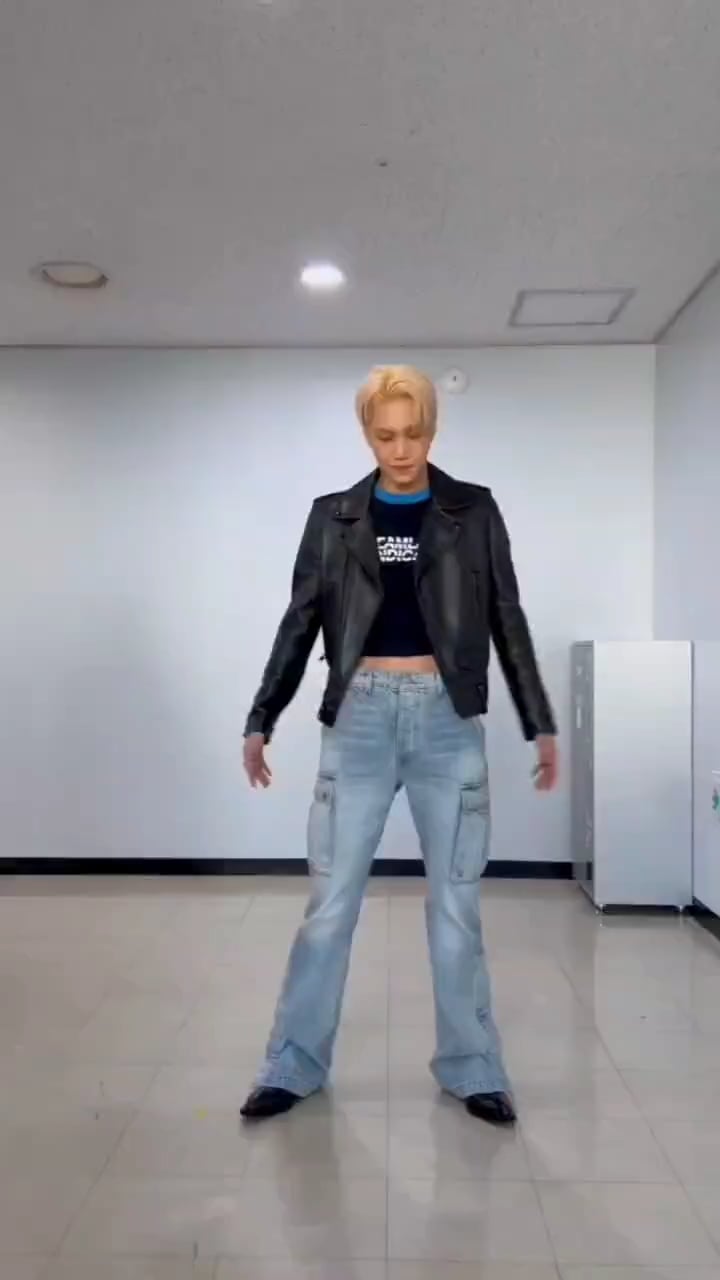 230319 EXO Instagram Update with Kai and KARA's Nicole - PTKOREA