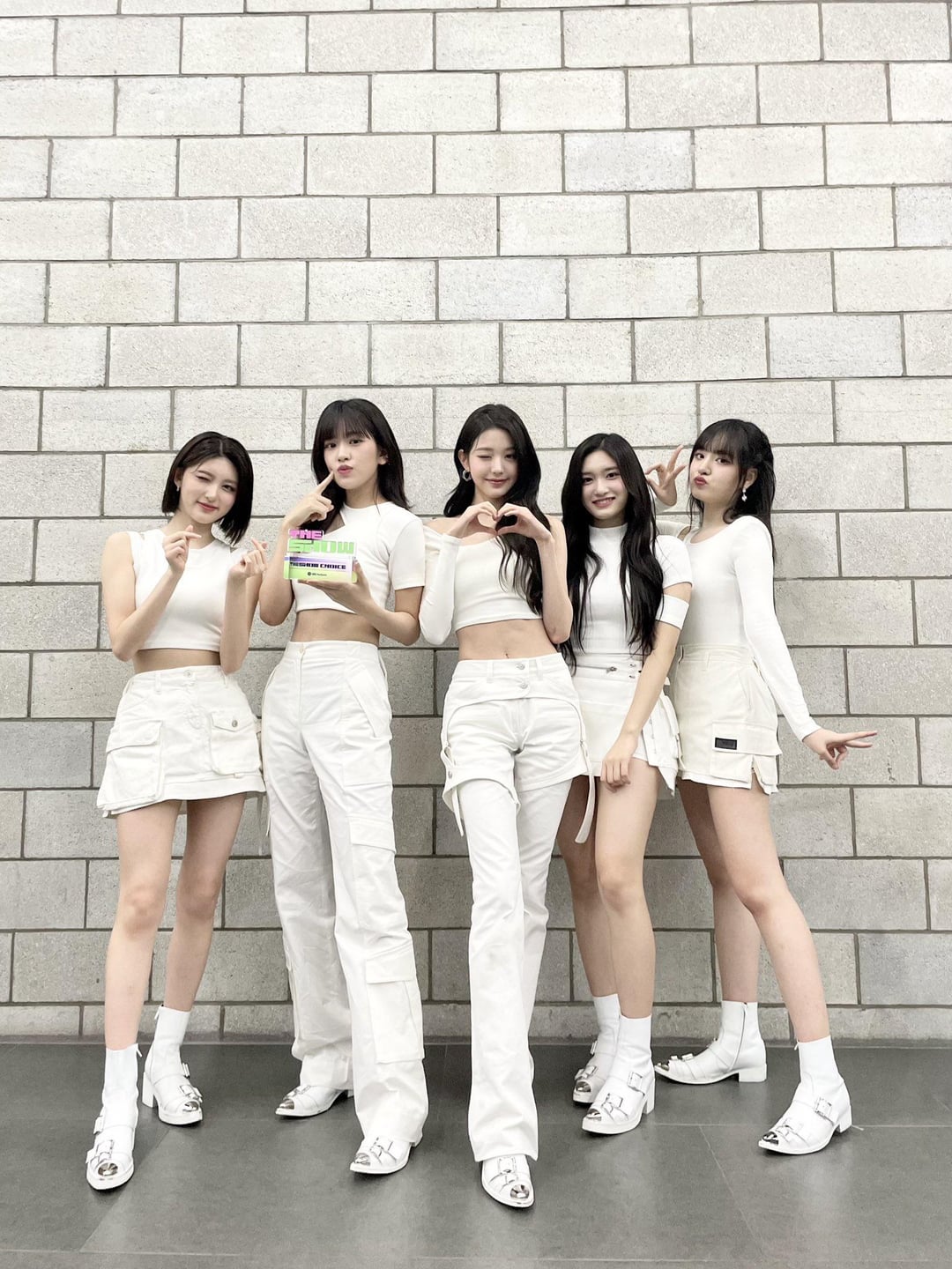 230418 IVE Official Twitter Update - IVE Shot! at SBS M The Show - PTKOREA