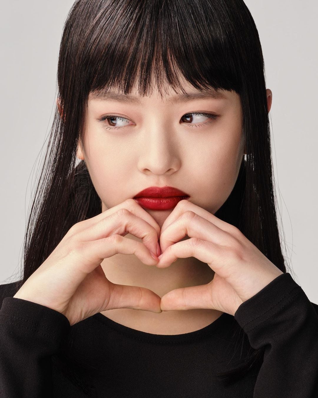 230427 Armani Beauty Instagram Update with Hanni - PTKOREA