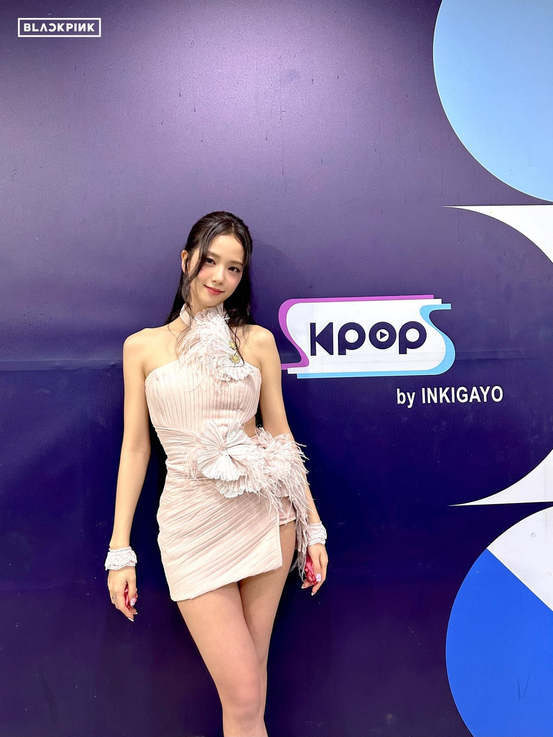 230416 JISOO @ SBS Inkigayo Backstage - PTKOREA