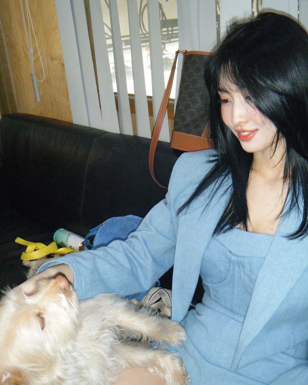 230518 Momo Instagram Update - “Boo🩵dobby🪽” - PTKOREA