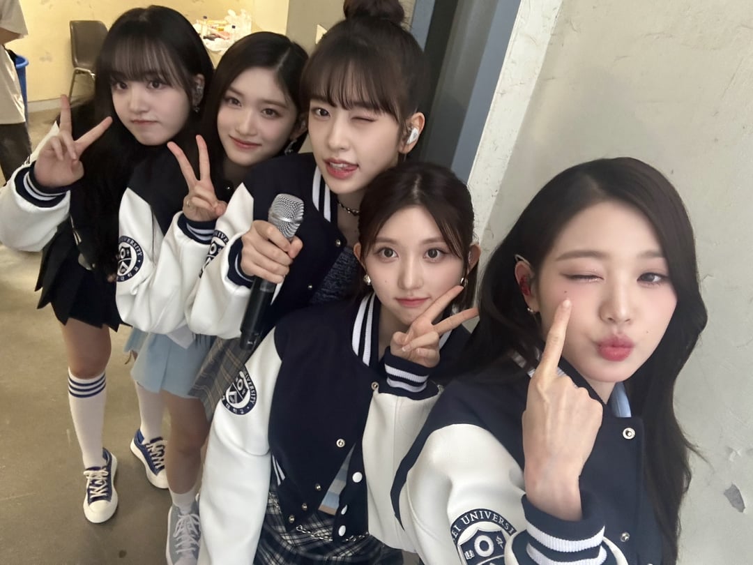 230520 IVE Official Twitter Update - Yonsei University AKARAKA Festival ...