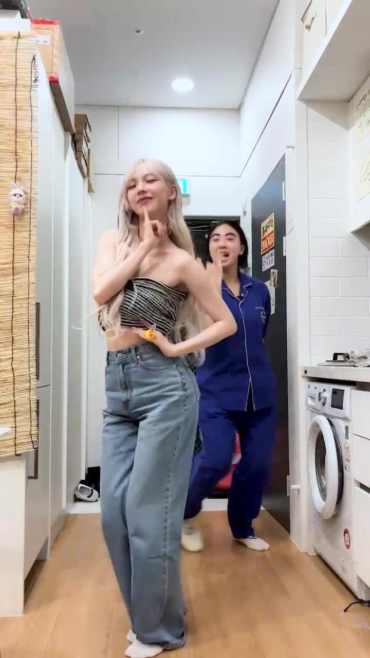 aespa Karina with Lee Youngji - 'Spicy' Dance Challenge (230519) - PTKOREA