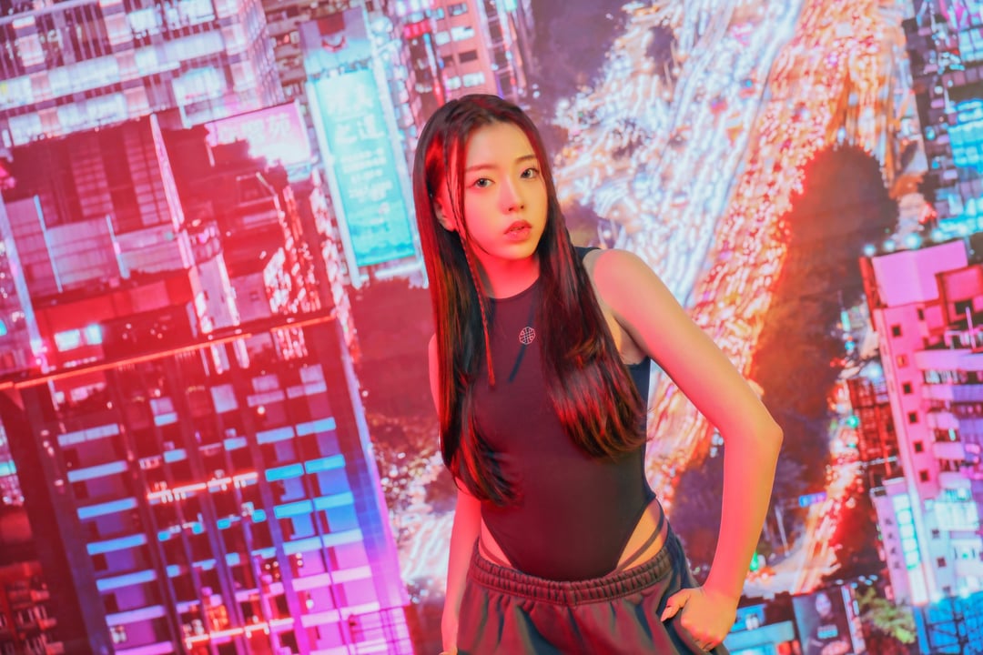 Queenz Eye - The 2nd Single: UNI-Q (Individual Concept Photos - Wonchae, Hannah, Damin) - PTKOREA