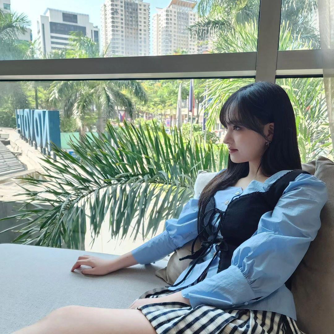 230617 IVE Official Instagram Update with Liz (Feat. Rei, Leeseo & Gaeul) - PTKOREA