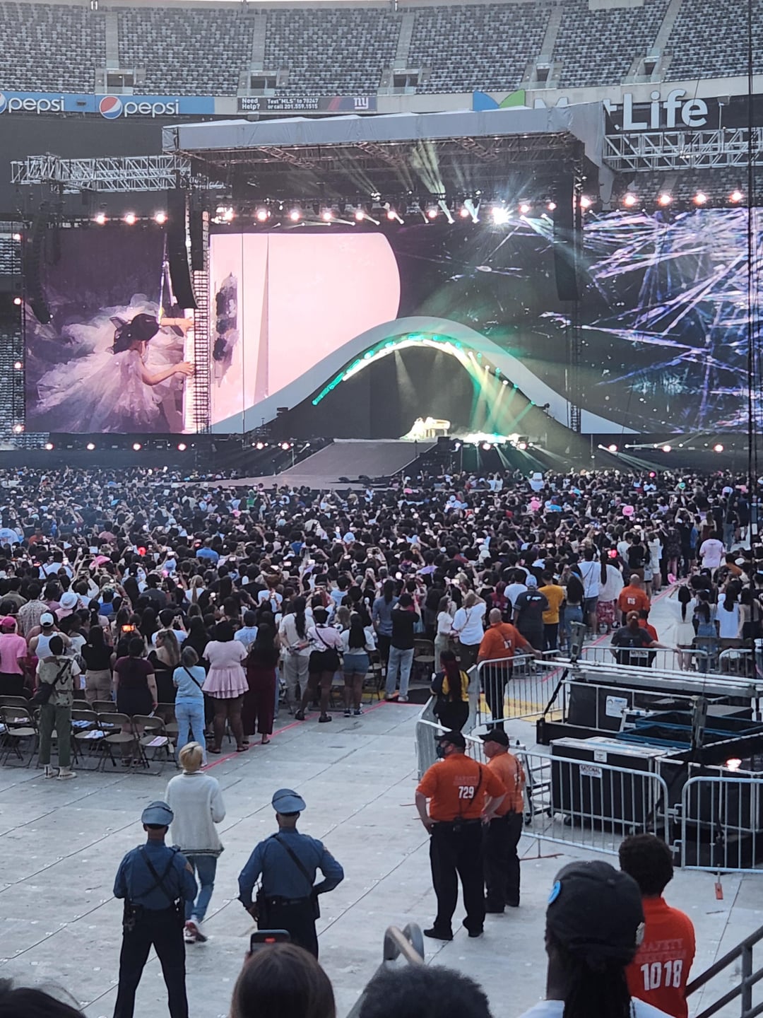 Photos from last night's concert at MetLife - PTKOREA