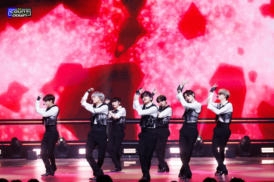 230905 ENHYPEN - Criminal Love (230831 Special Stage Performance Photos ...