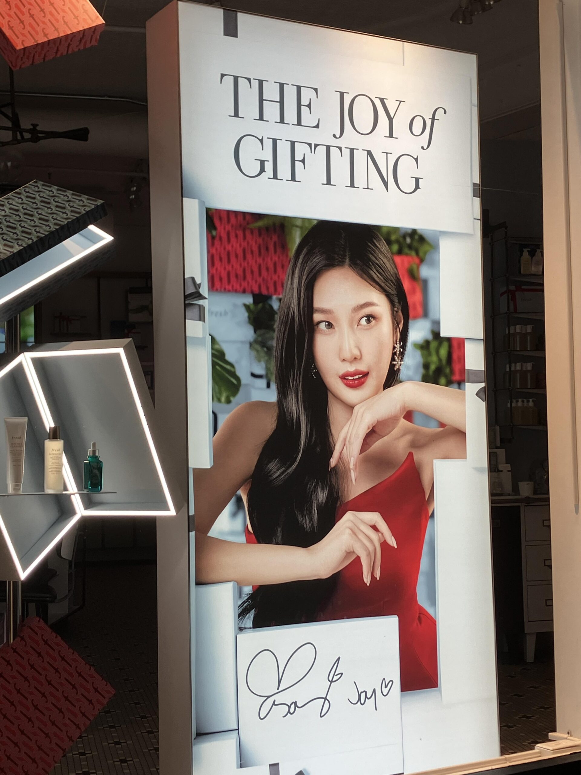 231027 Joy ad in NYC - PTKOREA