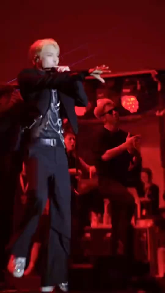 231005 Lay Studio Weibo Update: "Time to shine" - PTKOREA