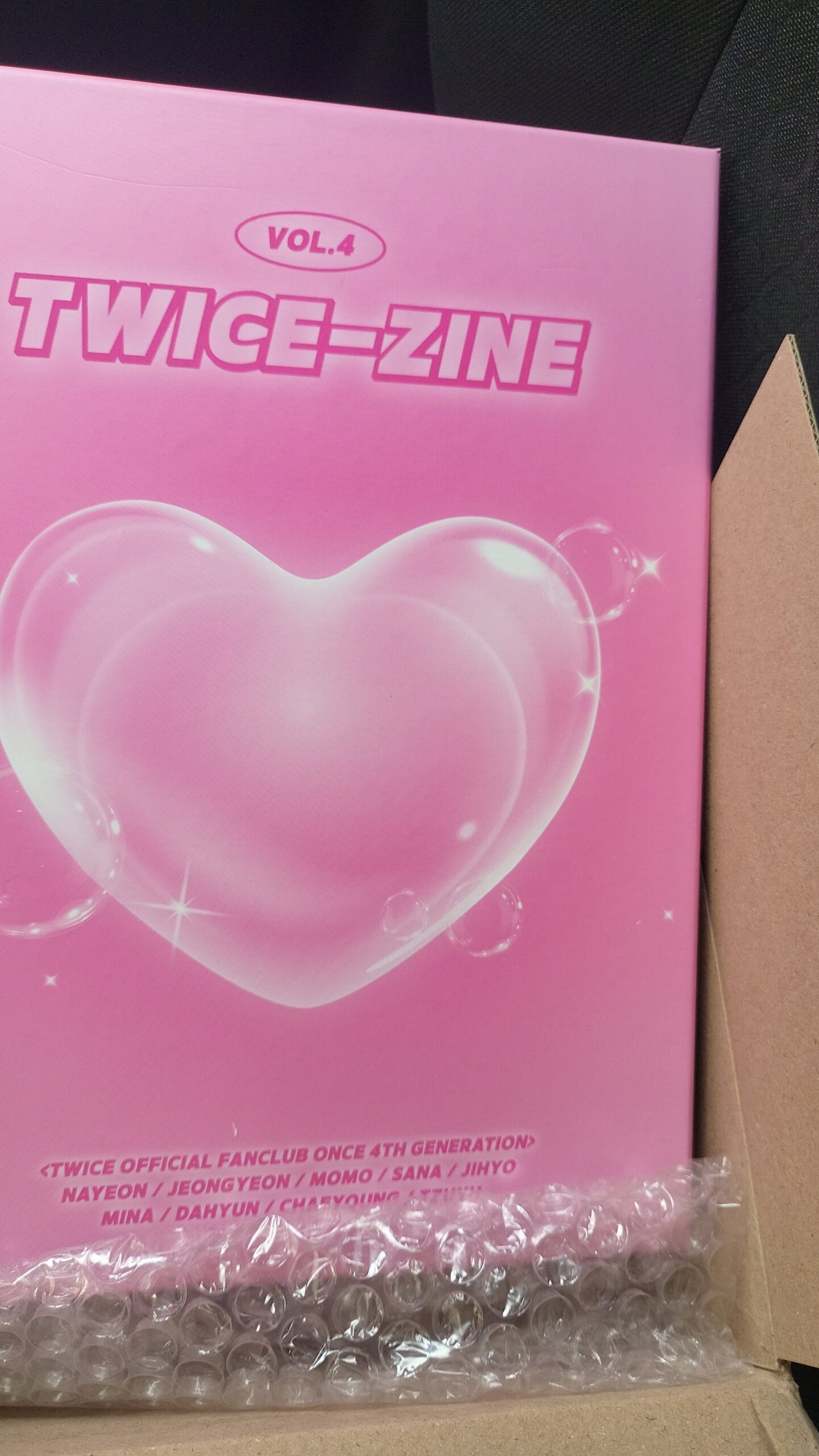 I got my Vol4 Twice-Zine today! - PTKOREA