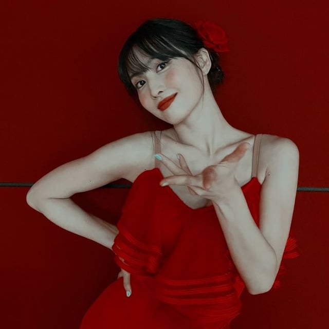 Red is momo ' s colour - PTKOREA