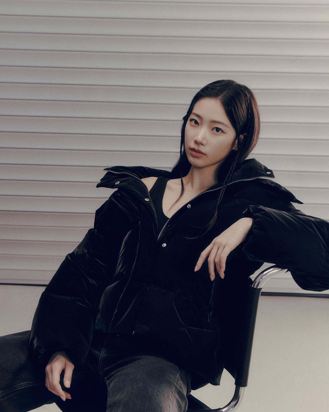 231020 Kazuha - Calvin Klein Korea (Winter Essentials Selection) - PTKOREA
