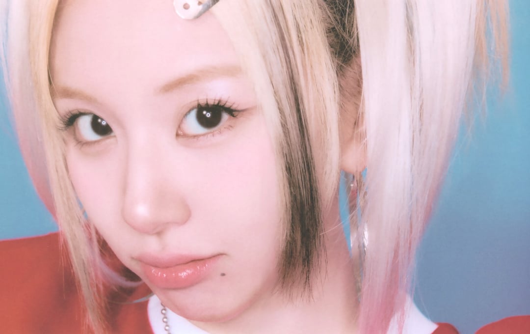 Chaeyoung - TWICE Official Fanclub ONCE 4th Generation Photobook [Scan] (with Momo and Jihyo ...