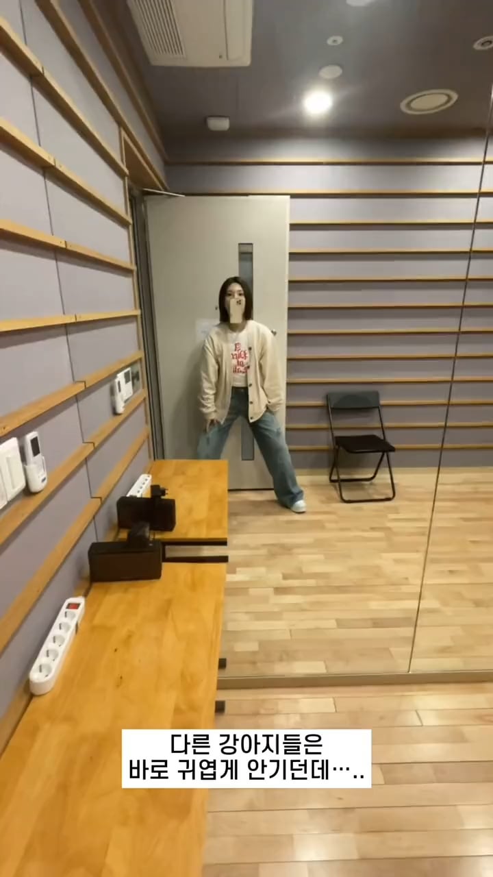 231019 NMIXX TikTok Update with BAE and Jiwoo - 🐥: I really want it now ...