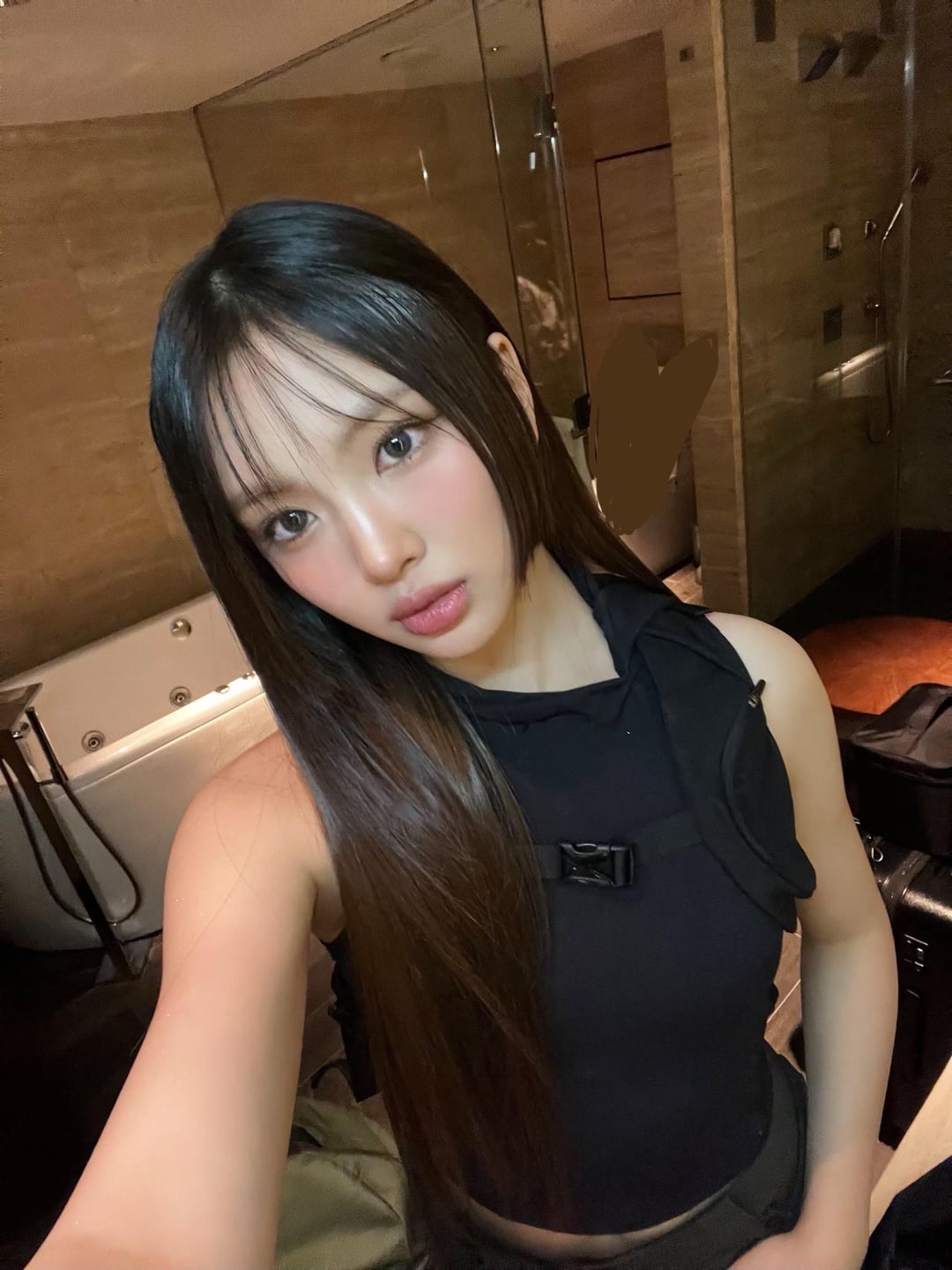 231119 Hyein Phoning Photo Update - PTKOREA