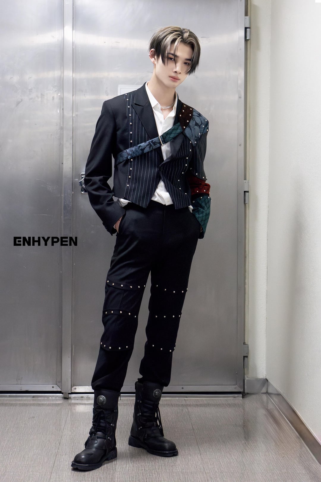 231211 Weverse: ENHY-FASHION ‘ORANGE BLOOD’ HD (Ni-ki) - PTKOREA