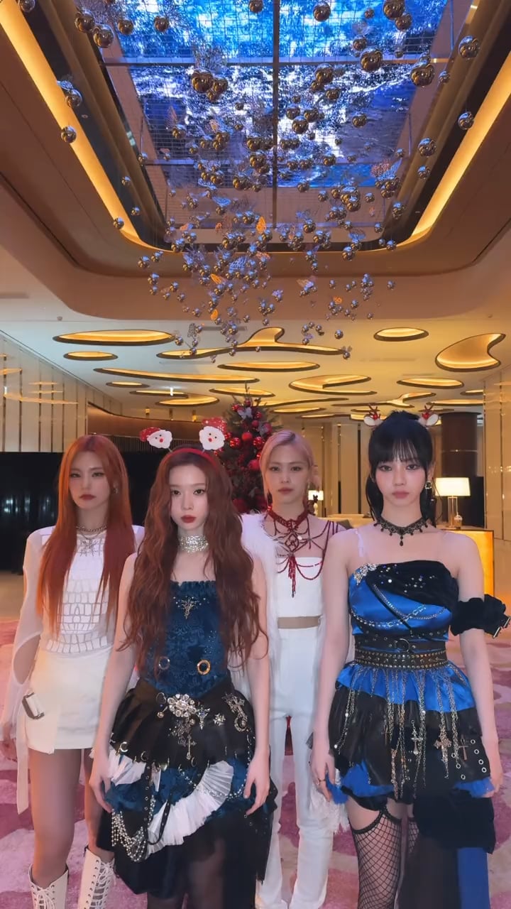 231225 aespa TikTok Update with Karina & Winter - Happy holiday💝 (with ITZY Yeji & Ryujin) - PTKOREA
