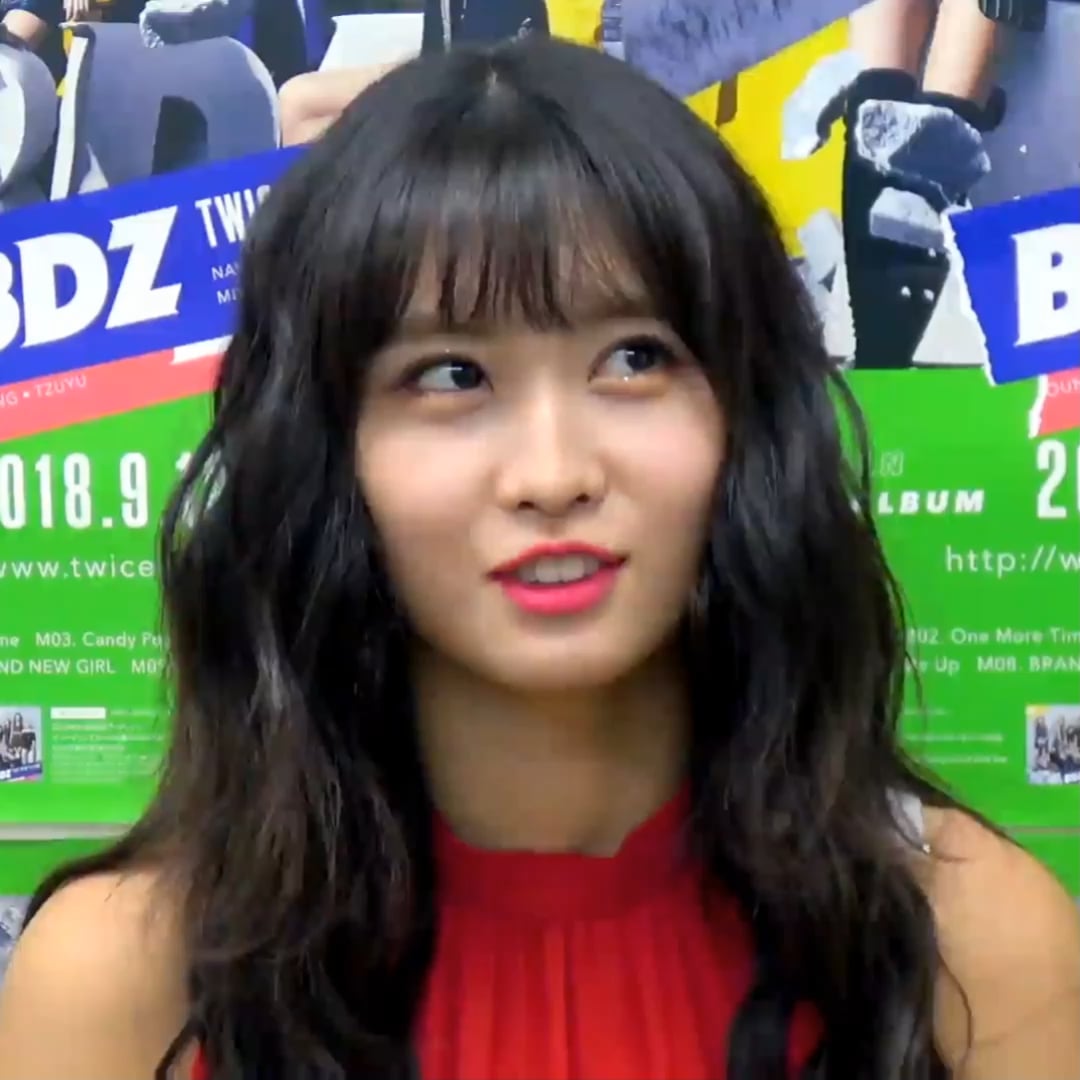 Momo's cute smile - PTKOREA