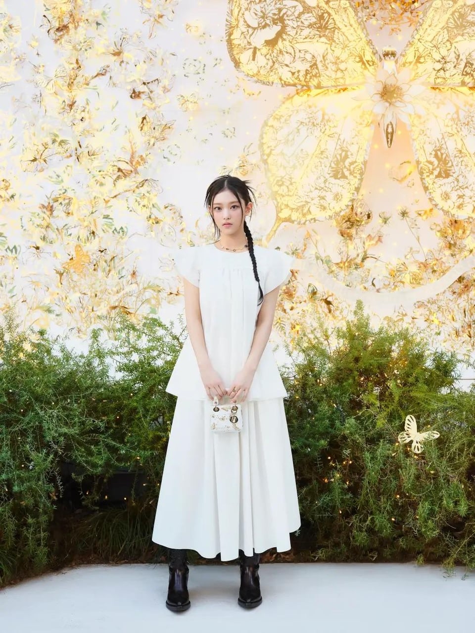 231222 Haerin @ Dior Holiday Pop-up in Omotesando, Tokyo - PTKOREA