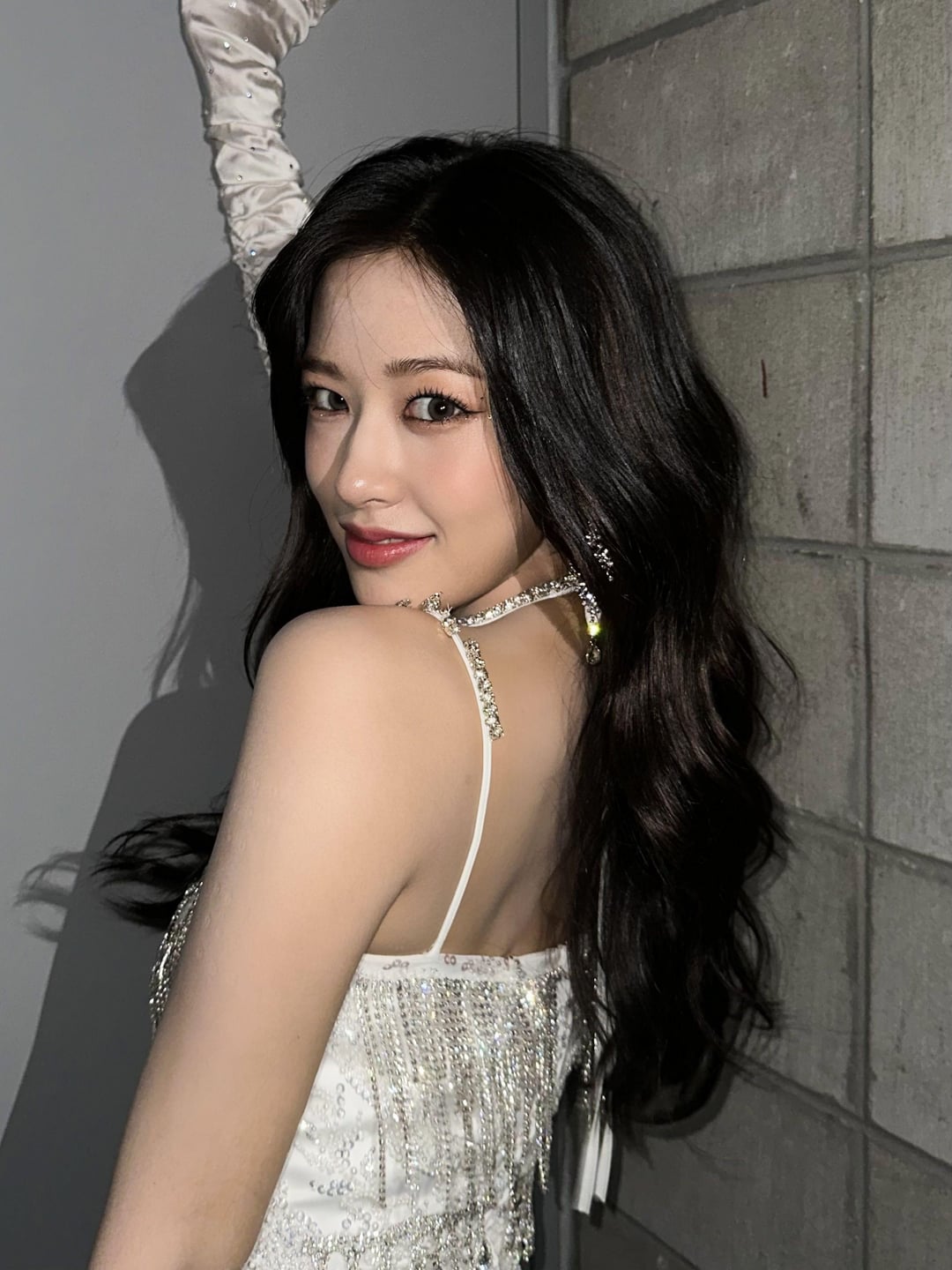 240101 IVE Official Twitter Update with Yujin - 2023 MBC Gayo Daejejeon (feat. Lee Youngji ...