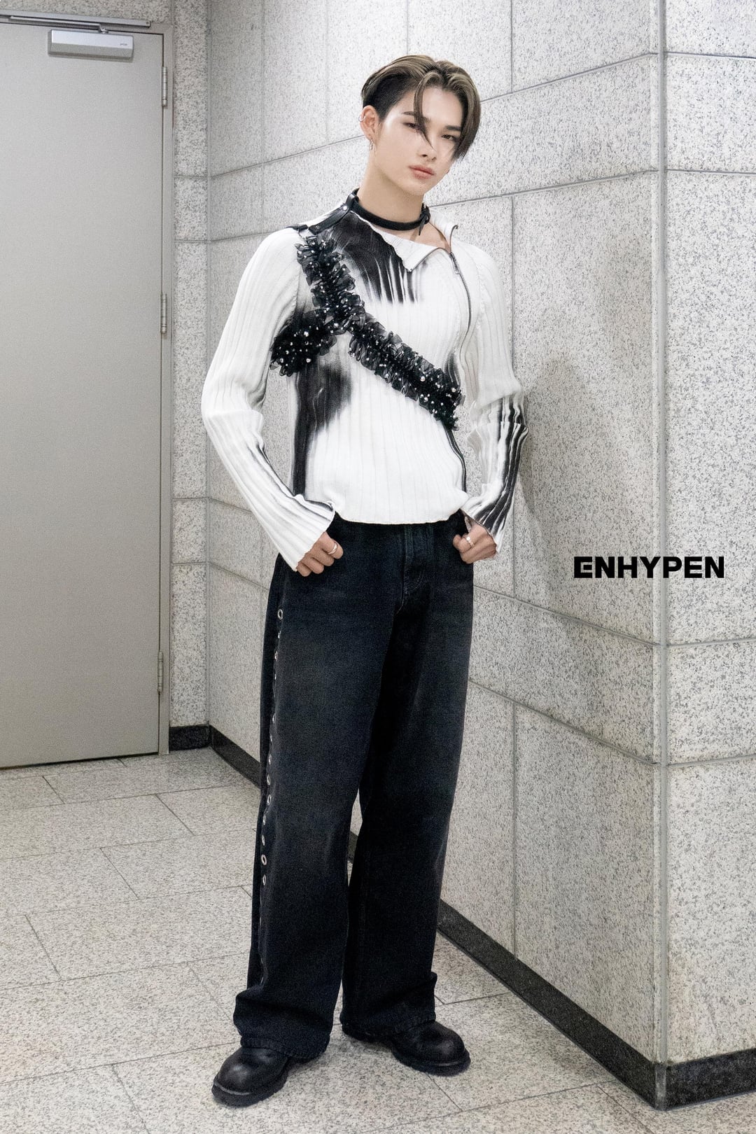 231211 Weverse: ENHY-FASHION ‘ORANGE BLOOD’ HD (Ni-ki) - PTKOREA