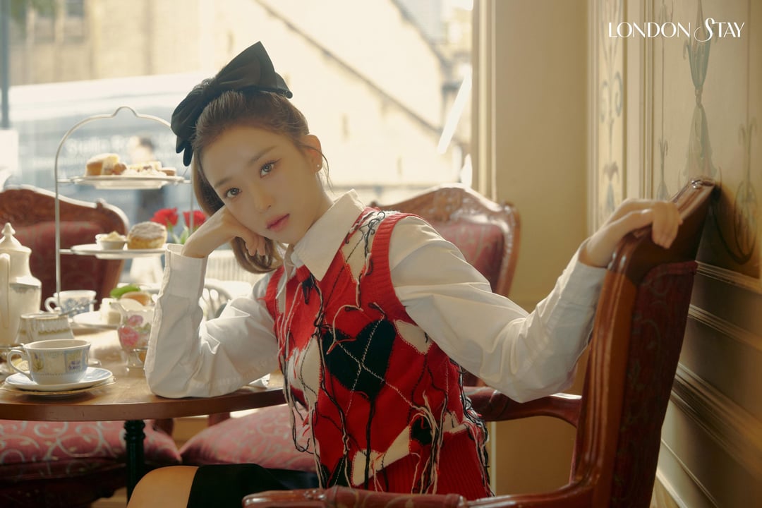 STAYC - 2024 Photobook : London STAY (Teaser Image - Sumin) - PTKOREA