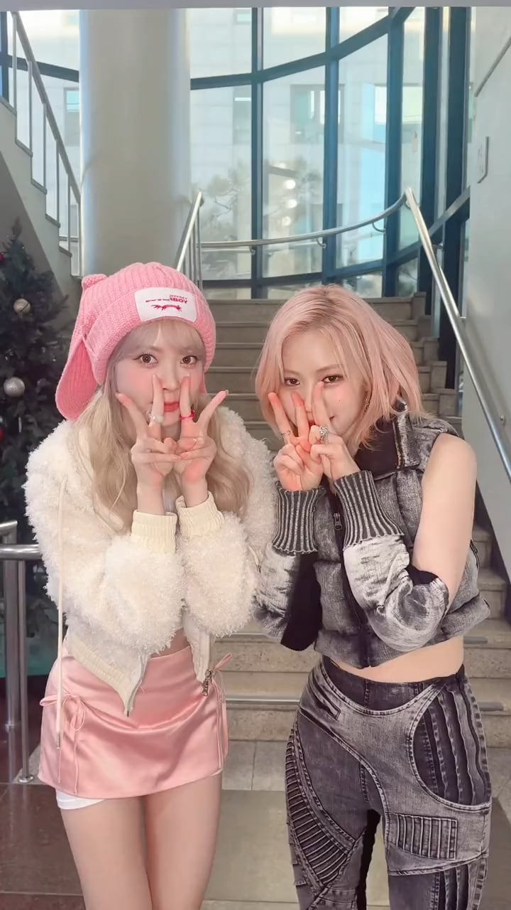 240112 Hong Eunchae with ITZY Ryujin - UNTOUCHABLE (Dance Challenge ...