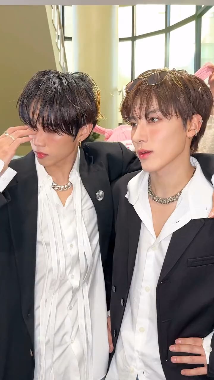 240113 Hong Eunchae with THE BOYZ Sunwoo & Eric - Honey (Dance ...