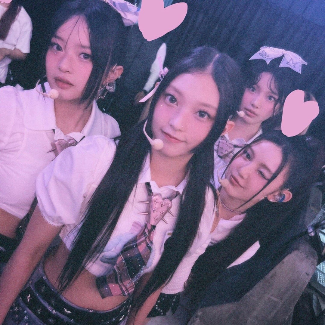 240102 NewJeans Phoning Photo Update - PTKOREA