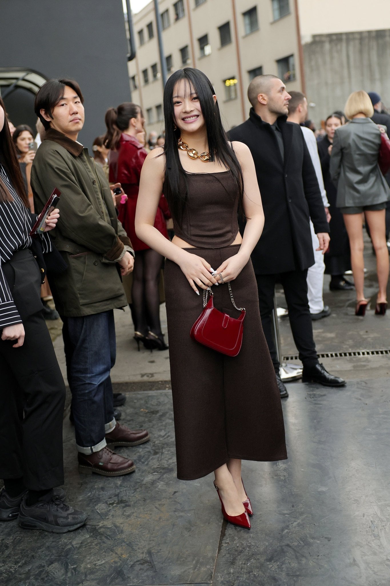 240226 MTV Twitter Post about Hanni: "Brb going to print out this photo ...