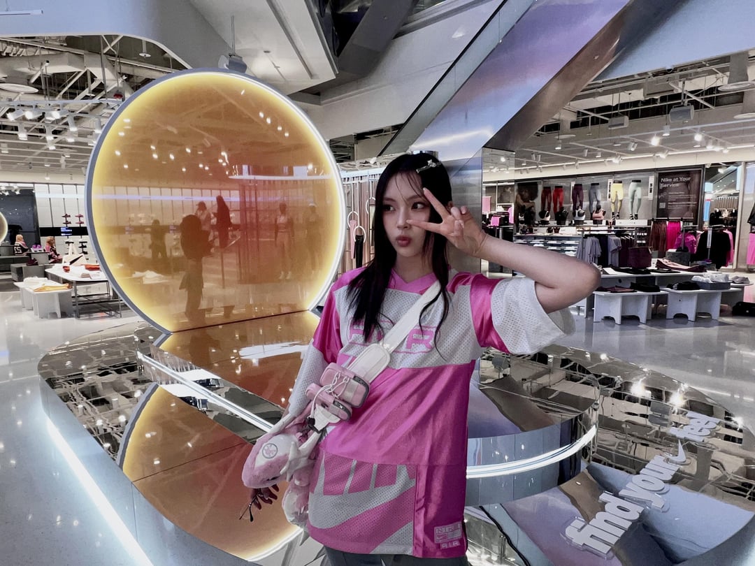 240205 Hyein Phoning Photo Update - PTKOREA