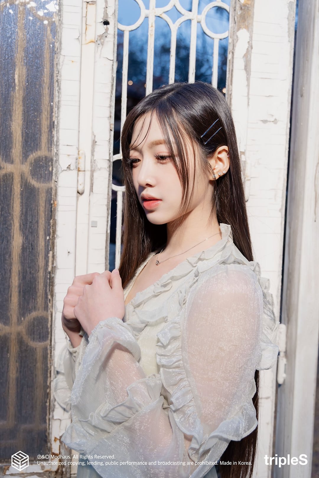 tripleS Aria - Structure of Sadness : Door (NAVER MV Behind Images / B ...