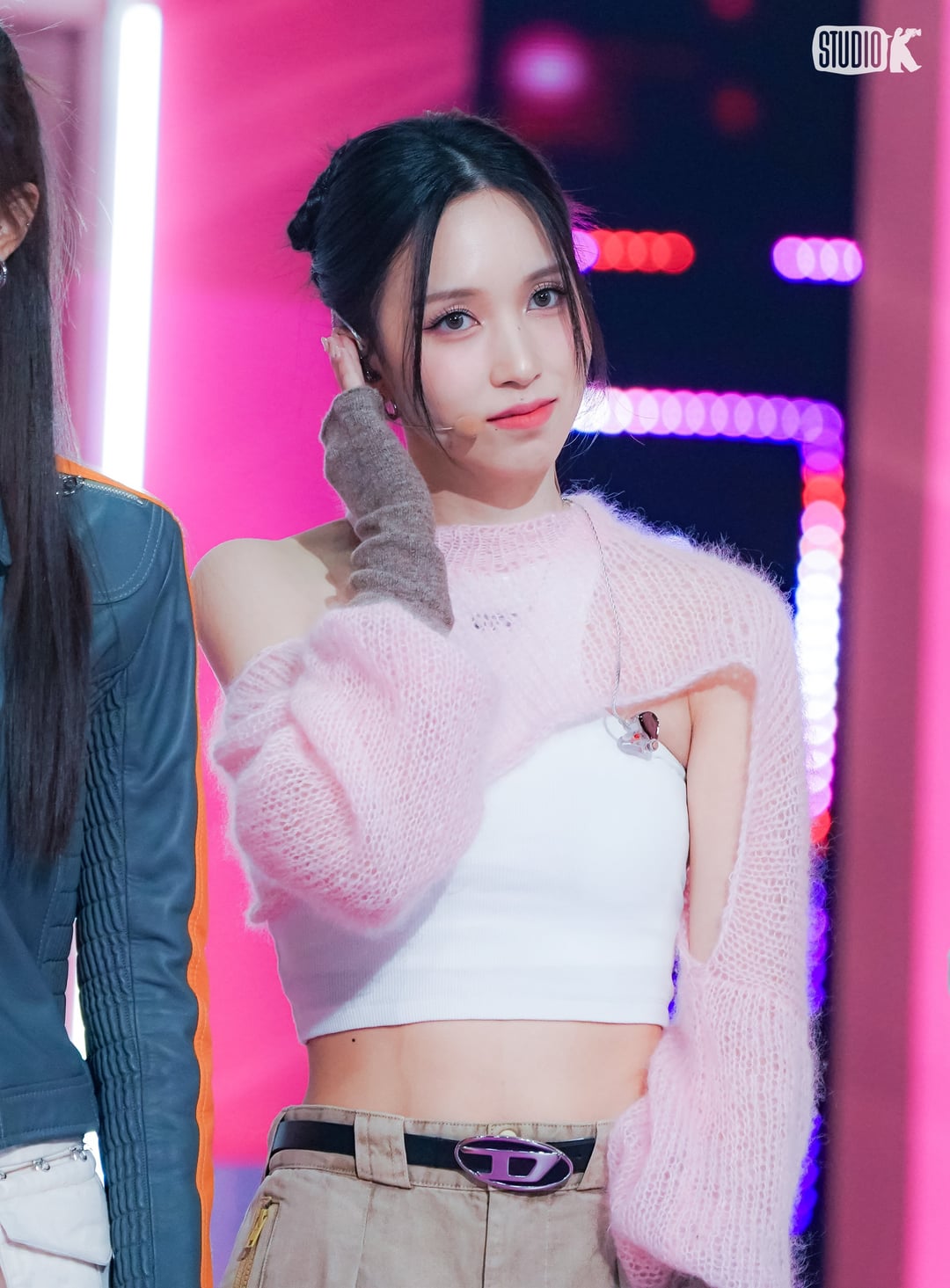 240222 - KBS Kpop Twitter Update with MINA - 'SET ME FREE' Music Bank ...