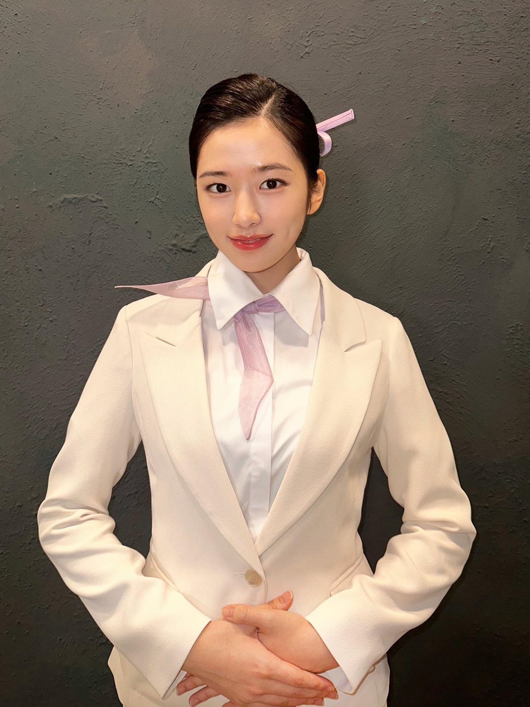 240209 IVE Official Twitter Update with Yujin - TVING Crime Scene ...