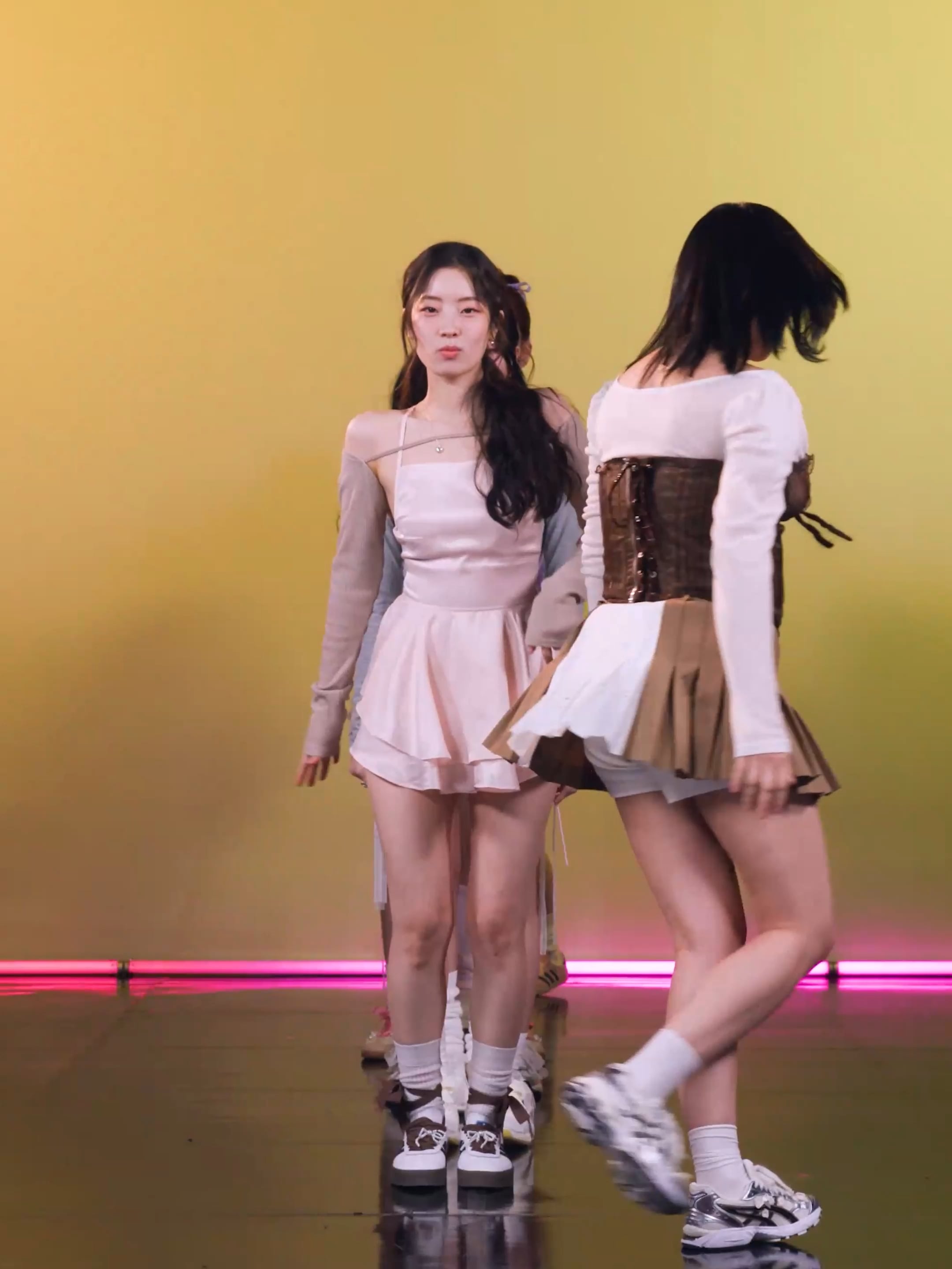 Dahyun's fierce expressions only make her dance more powerful - PTKOREA